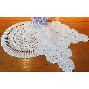 Kitchen | 3 Doilies Doily Crocheted Tatted Doily White Vintage Doilies ...